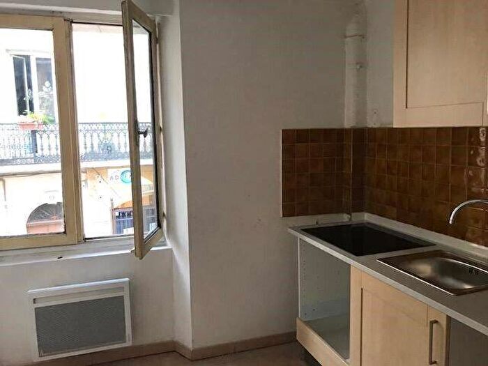 Appartement à louer - Centre Ville, Le Beausset - 2 pièces - 1 chambre