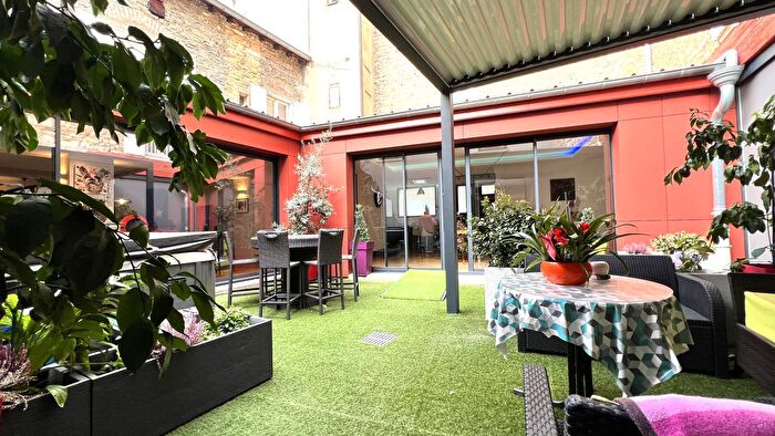 Appartement à vendre - Villefranche-sur-Saône, Centre-ville - 6 pièces - 4 chambres