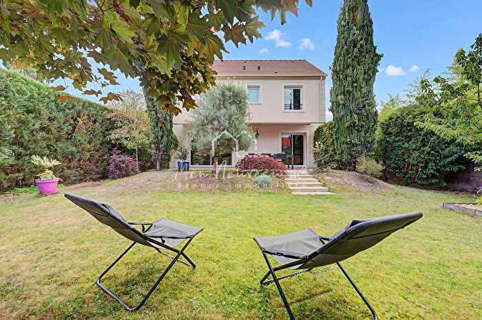 Noisy-le-Grand, Centre-ville - Maison 7 pièces à vendre