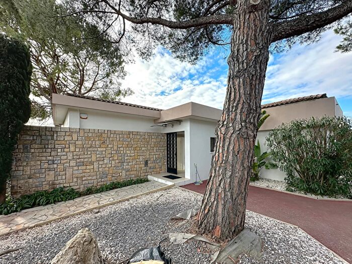 Maison à vendre - Mougins, Le Colombier, Colombe, Cabrières, Le Bordé - 4 pièces - 3 chambres