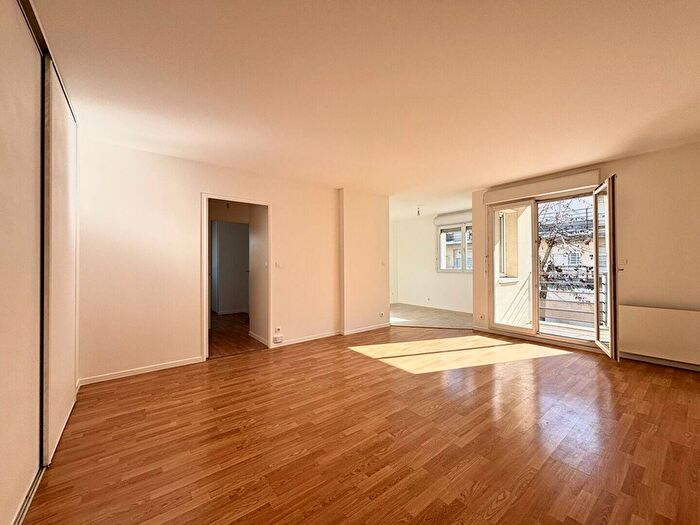 Appartement à louer - Chantereine-La Fontaine-Arcades-Castermant, Chelles - 3 pièces - 2 chambres