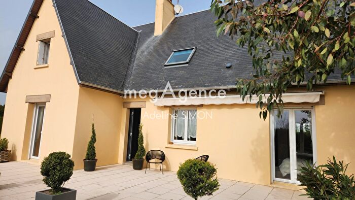 Maison à vendre - Isigny-le-Buat - 9 pièces - 7 chambres