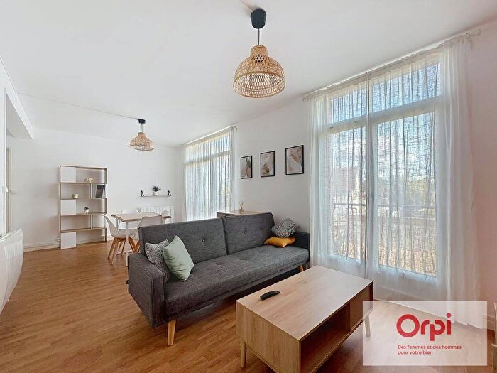 Appartement à louer - Fontbouillant, Montluçon - 3 pièces - 2 chambres