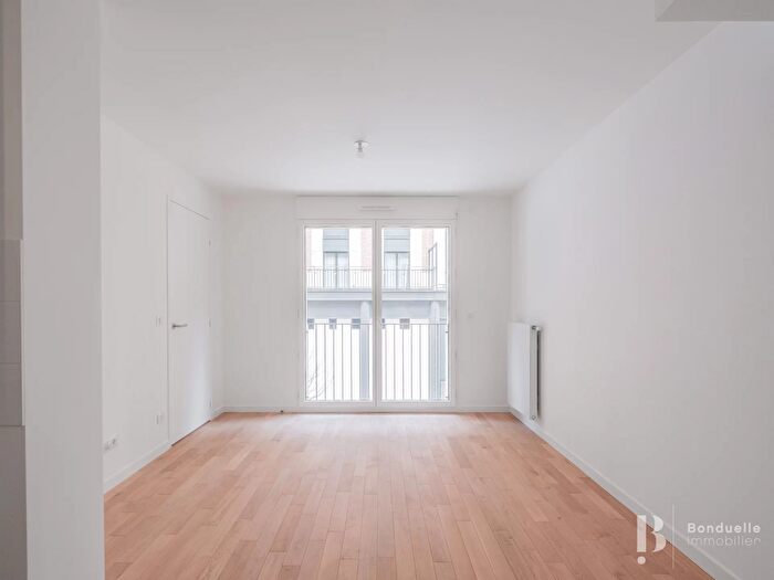 Appartement à louer - Courbevoie, Marceau République - 2 pièces - 1 chambre