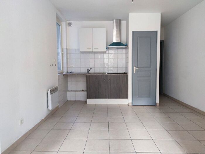 Appartement à louer - Bourg-Charité, Narbonne - 3 pièces - 2 chambres