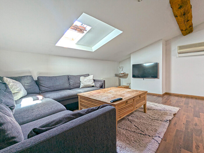 Appartement à louer - Lyon e , Croix Rousse Est - 4 pièces - 3 chambres