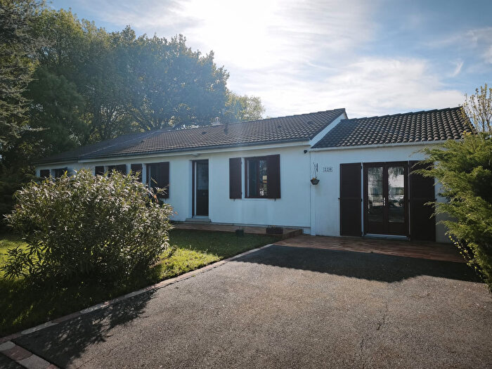 Maison 8 pièces à Basse-Goulaine, à vendre
