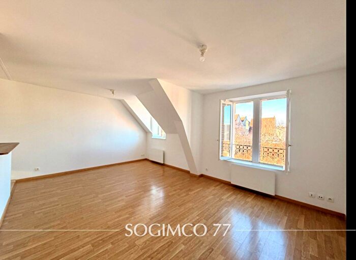 Appartement à louer - Lagny-sur-Marne - 3 pièces - 2 chambres