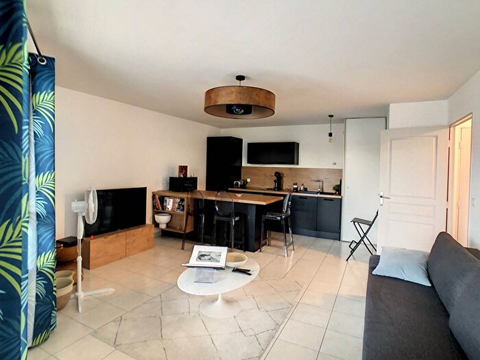 La Pionne-Zone dEchange, Avignon : Appartement 2 pièces à louer