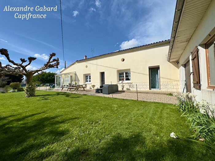 Maison à vendre - Blasimon - 6 pièces - 3 chambres