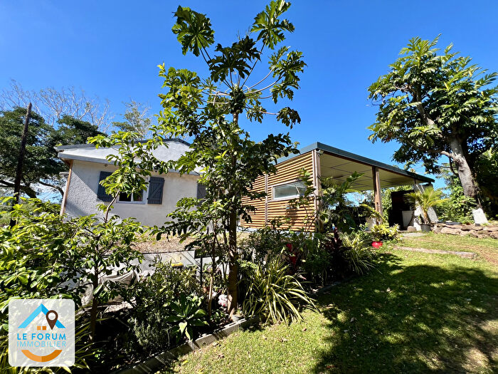 Maison à vendre - Saint-Joseph - 7 pièces - 5 chambres