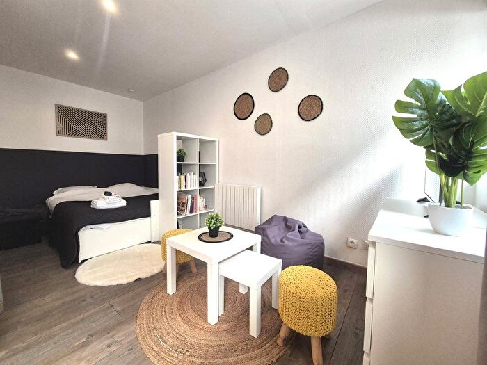 Appartement à louer - Clairmarais-Charles Arnould, Reims - 1 pièce