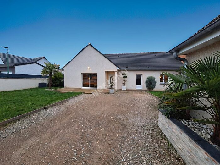 Maison à louer - Champforgeuil - 6 pièces - 4 chambres