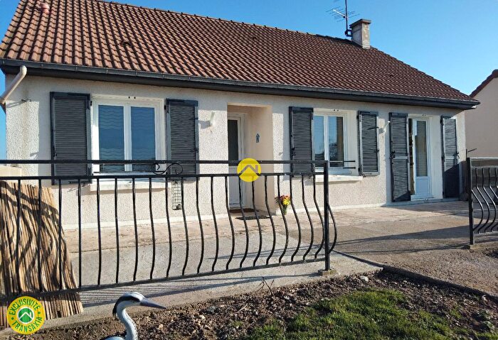 Maison à vendre - Saint-Amand-Montrond - 4 pièces - 2 chambres