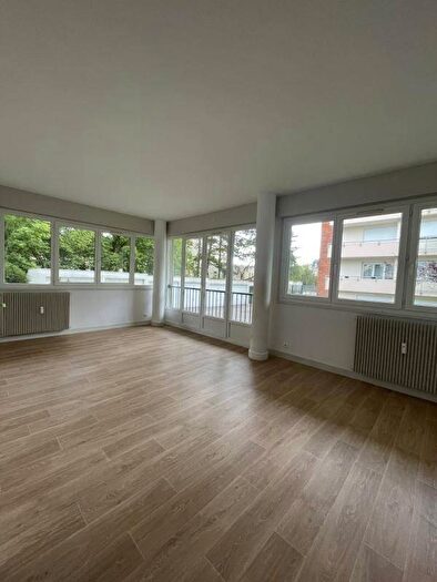 Maronniers-Neruda, Talant - Appartement 5 pièces à louer