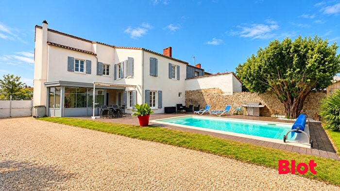 Aigrefeuille-d'Aunis : Maison 7 pièces à vendre