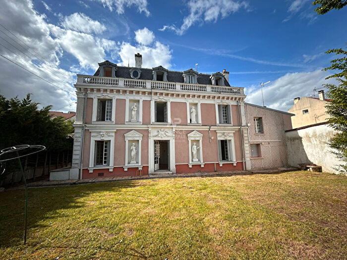 Achères, Centre-ville, Cité de la Barricade - Maison 11 pièces à vendre