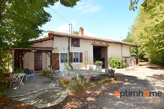 Maison 6 pièces à Chabanais, à vendre