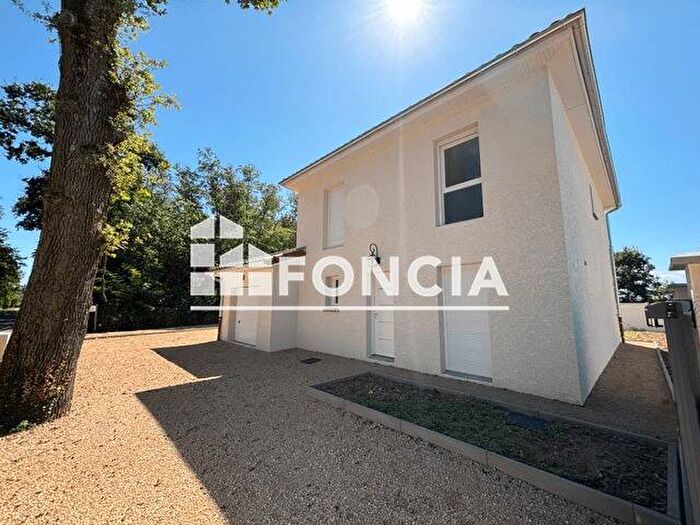 Maison à louer - Saint-Didier-de-Formans - 5 pièces - 4 chambres