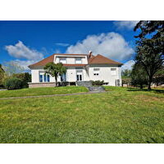 Arlanc - Maison 10 pièces à vendre