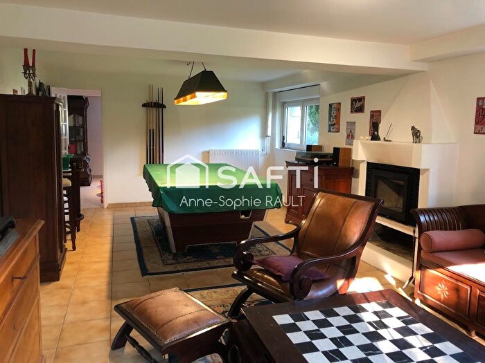 Maison à vendre - Saint-Julien - 9 pièces - 6 chambres