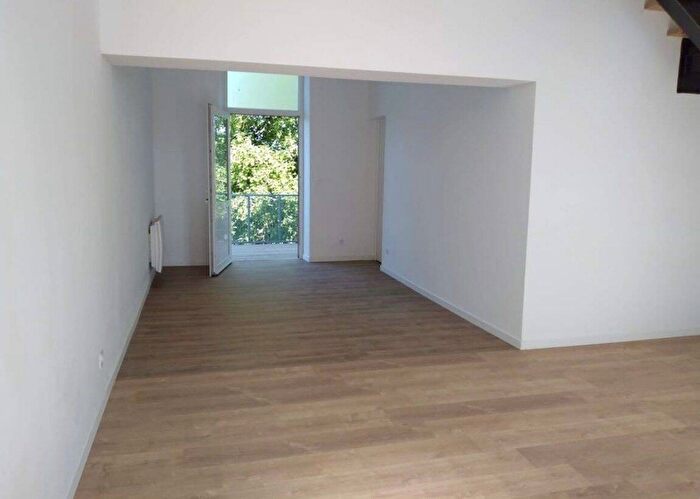 Appartement à louer - Avesnelles - 4 pièces - 3 chambres