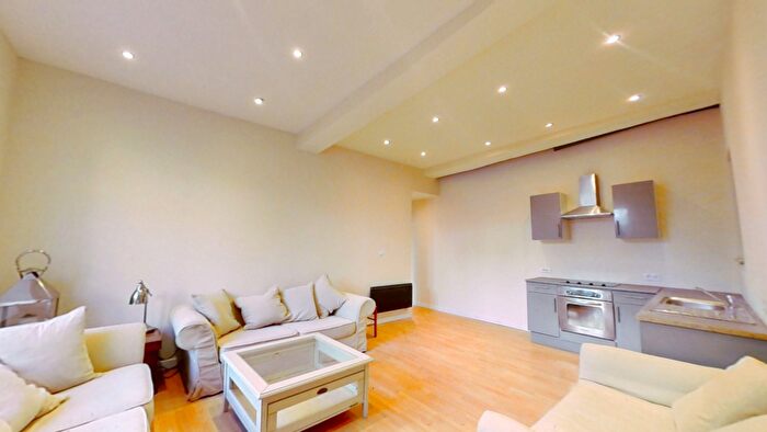 Appartement à vendre - Miramont-de-Guyenne - 7 pièces - 3 chambres