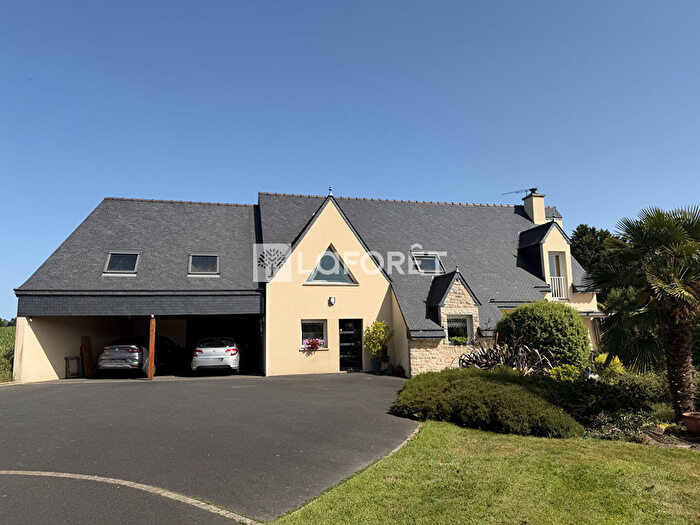 Maison 7 pièces à vendre à Plouvara