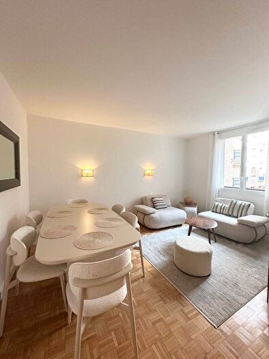 Appartement à louer - Chaillot, Paris ème - 3 pièces - 2 chambres