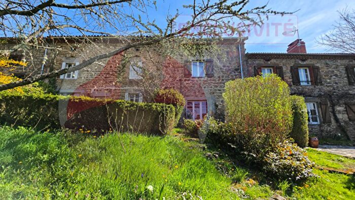 Maison à vendre - Brousse - 8 pièces - 6 chambres