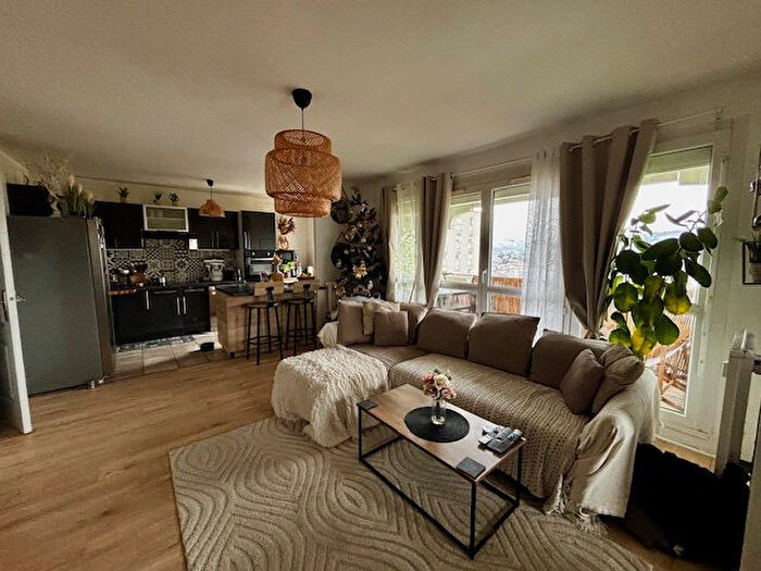 Appartement à vendre - Saint-Étienne, La Cotonne, Montferré, La Chauvetière, Montmartre - 4 pièces - 2 chambres