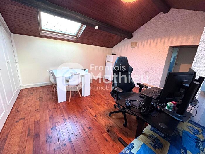 Appartement à louer - Saint-André-de-Corcy - 2 pièces