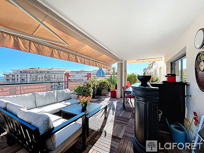 Appartement à vendre - Menton, Hôtel de Ville, Vieille Ville, Musée, Madone, Carnolès - 4 pièces - 2 chambres