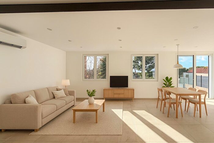 Maison à vendre - Marseille e , Les Trois Lucs - 4 pièces - 3 chambres