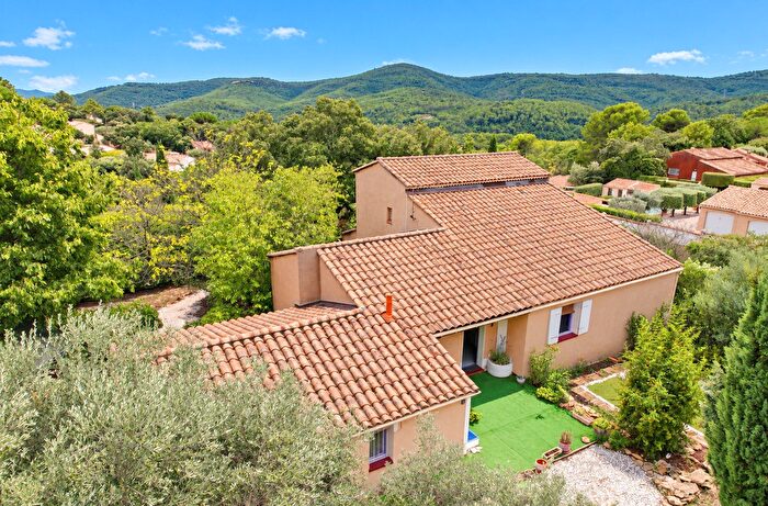 Sainte-Anastasie-sur-Issole - Maison 6 pièces à vendre