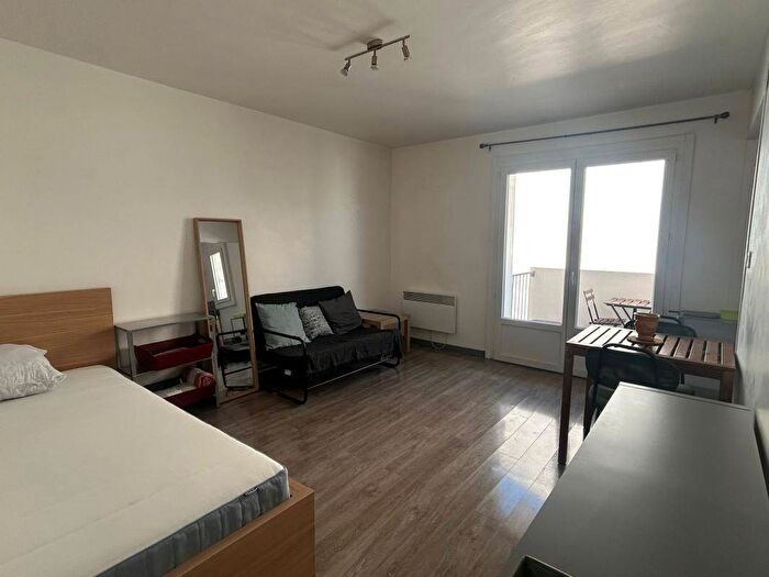 Appartement à louer - Beausoleil, Nîmes - 2 pièces - 1 chambre