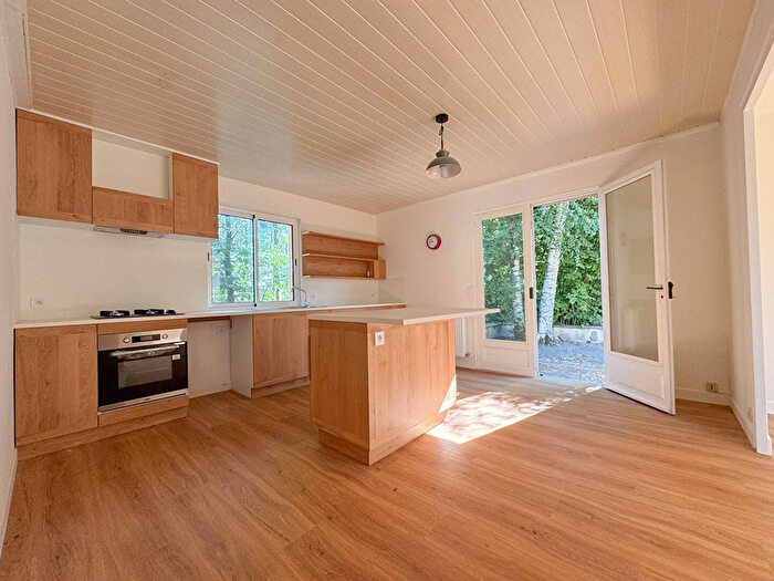 Maison à vendre - Saint-Fiacre-sur-Maine - 6 pièces - 4 chambres