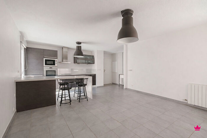 Appartement à vendre - Meyzieu, Sud Ouest - 3 pièces - 2 chambres