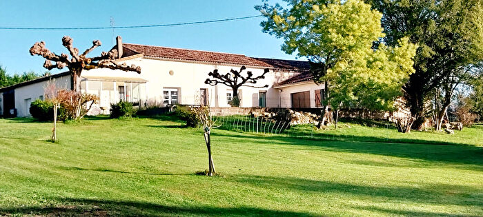 Maison à vendre - Blasimon - 5 pièces - 3 chambres