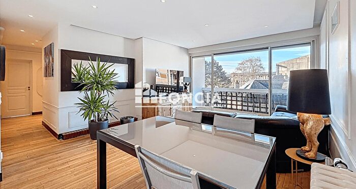 Appartement à vendre - Lisieux, Centre-ville - 5 pièces - 4 chambres