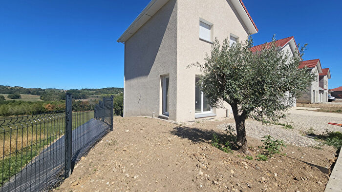 Maison 4 pièces à louer à Montferrat