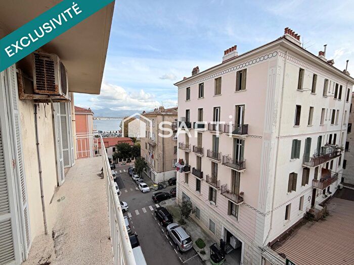 Appartement à vendre - Ajaccio, Les Sanguinaires - 4 pièces - 3 chambres