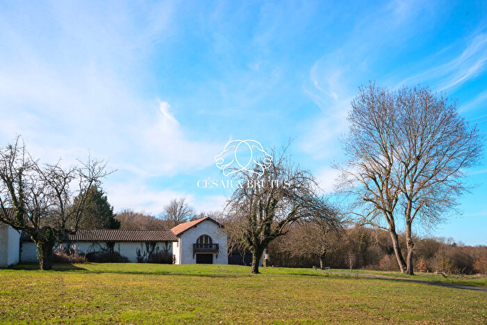 Maison à vendre - Montluel - 8 pièces - 6 chambres