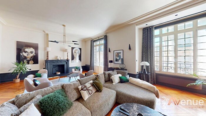 Appartement à vendre - Saint-Étienne, Centre-ville, Peuple, Chavanelle - 5 pièces - 2 chambres