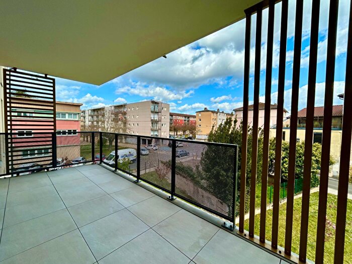 Appartement à louer - Saint-Laurent-sur-Saône - 3 pièces - 2 chambres