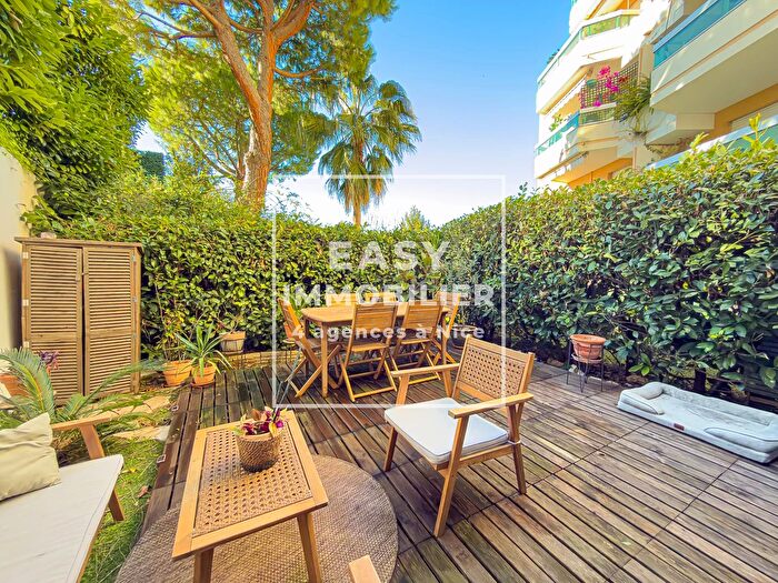 Appartement à vendre - Nice, Corniche Fleurie - 3 pièces - 2 chambres