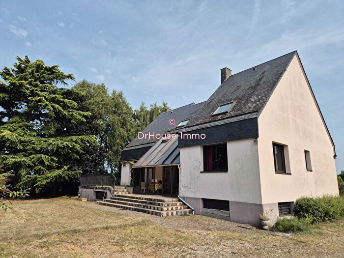 Maison 6 pièces à Truyes, à vendre