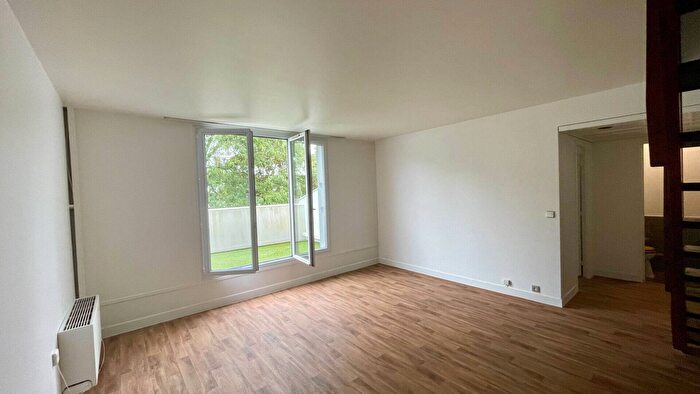 Appartement à louer - La Redoute, Fontenay-sous-Bois - 4 pièces - 3 chambres
