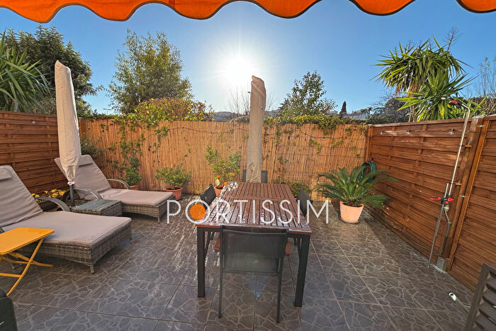 Appartement à vendre - Antibes, Antibes-les-Pins, Trianon, Le Fournel, Peyregoue - 2 pièces - 1 chambre