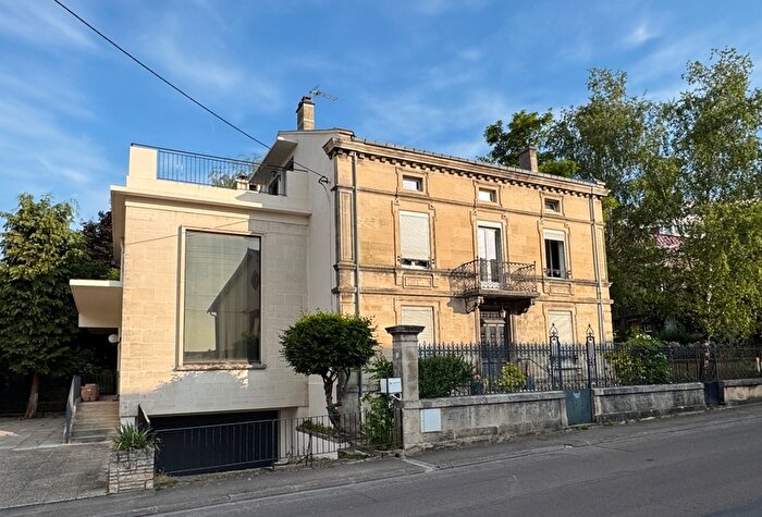 Maison à vendre - Saint-Dizier, Gigny, Centre-ville - 11 pièces - 9 chambres
